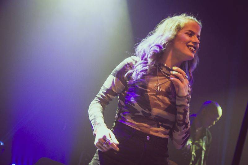 Ashley Slater a jeho Freak Power roztančili vyprodaný Lucerna Music Bar ...