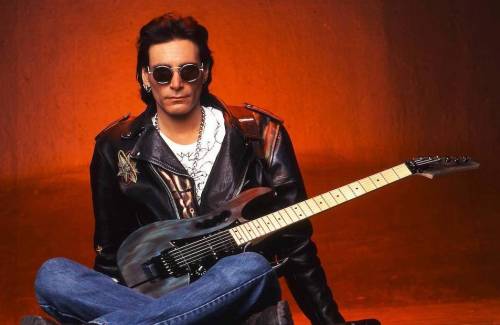 RETRO 90s | Steve Vai: Projev Whitesnake byl dost limitovaný. Byla to ...