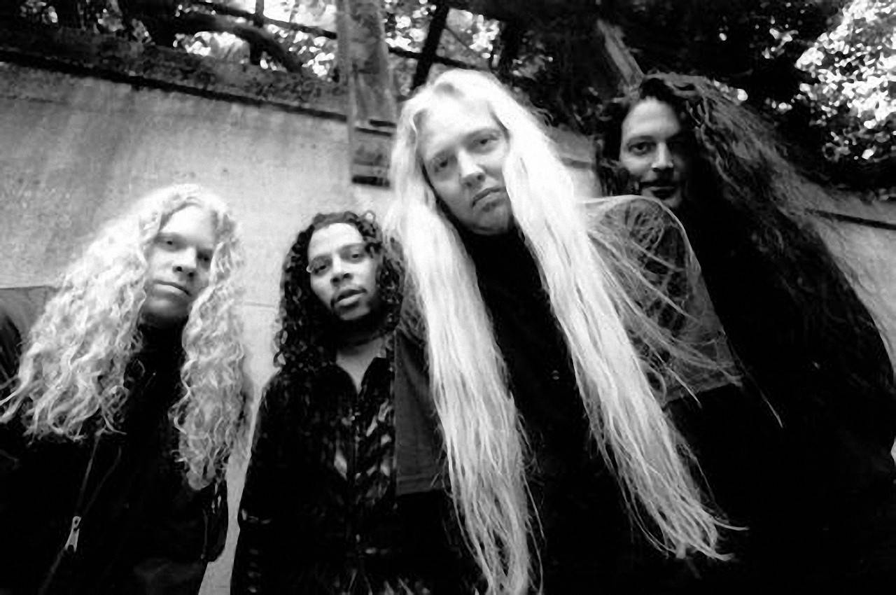 Warrel Dane - metalový zpěvák s obrovským hlasovým rozsahem. Jeho život ...